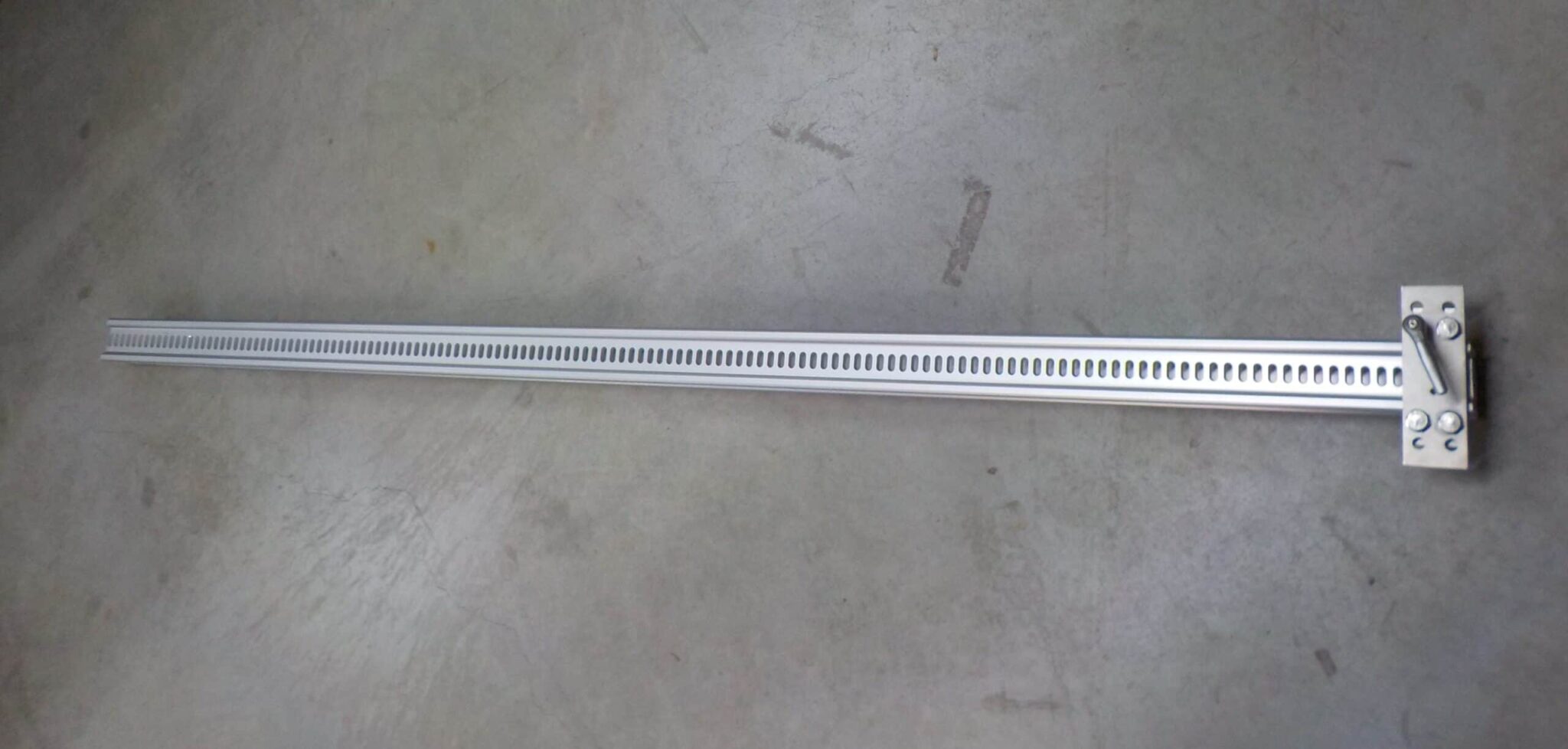 Slotted Rail 2.5" L= 1.820 m / 6' with End Stop. - Peinemann Technical ...